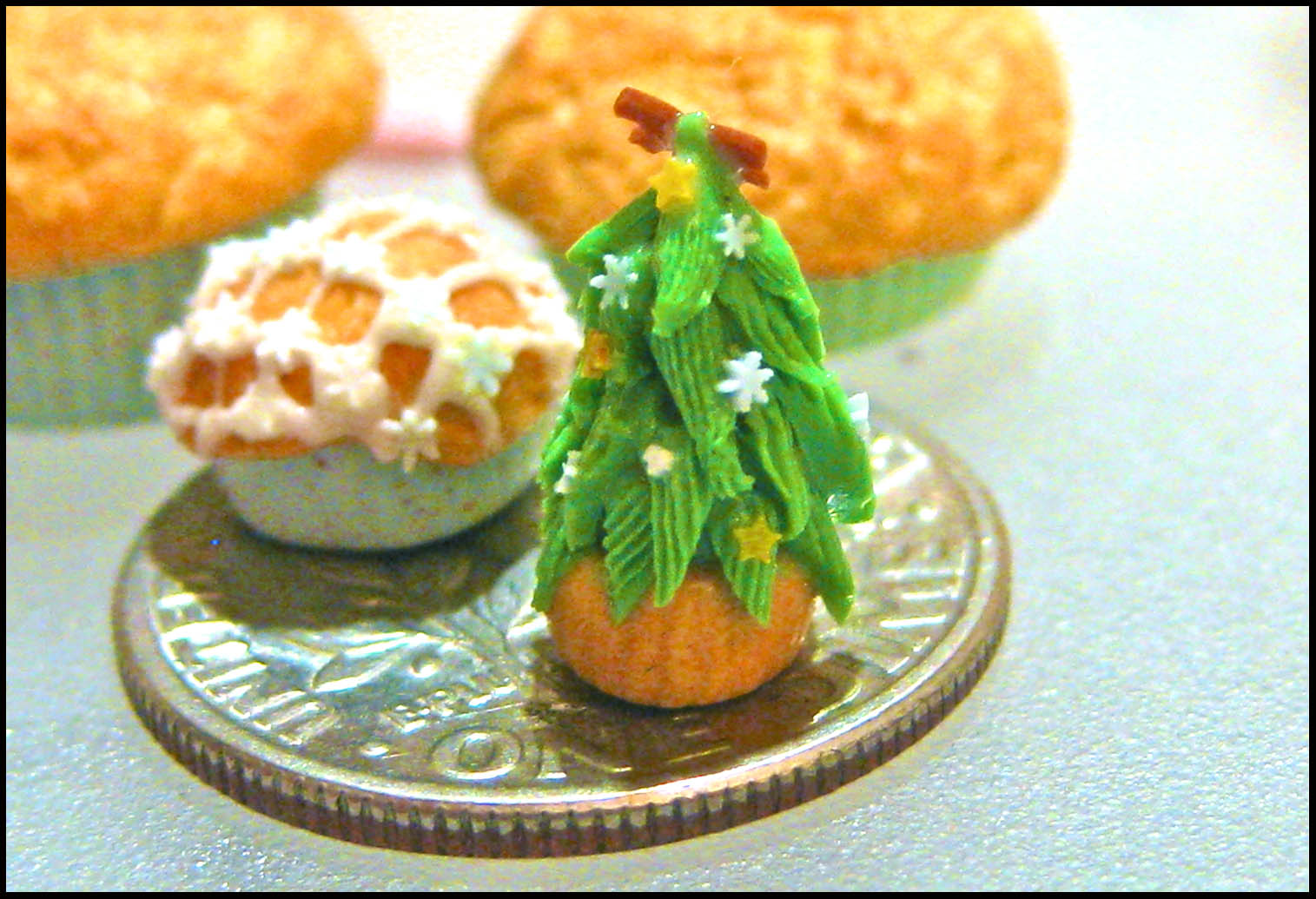INVENTIVE SOUL : Miniature Christmas Tree Cupcake. Small Scale! My ...