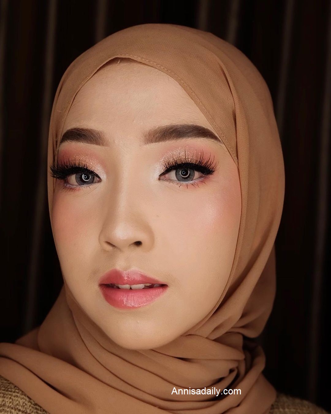 Contoh Makeup Muslimah Saat Wisuda untuk Kulit Sawo Matang dan ...