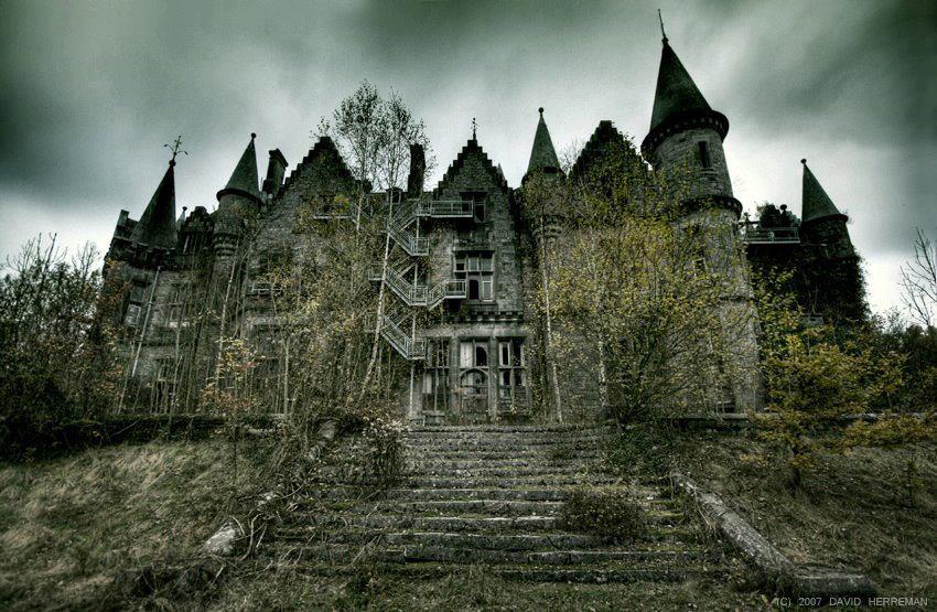 The amazing world: Miranda Castle, Belgium