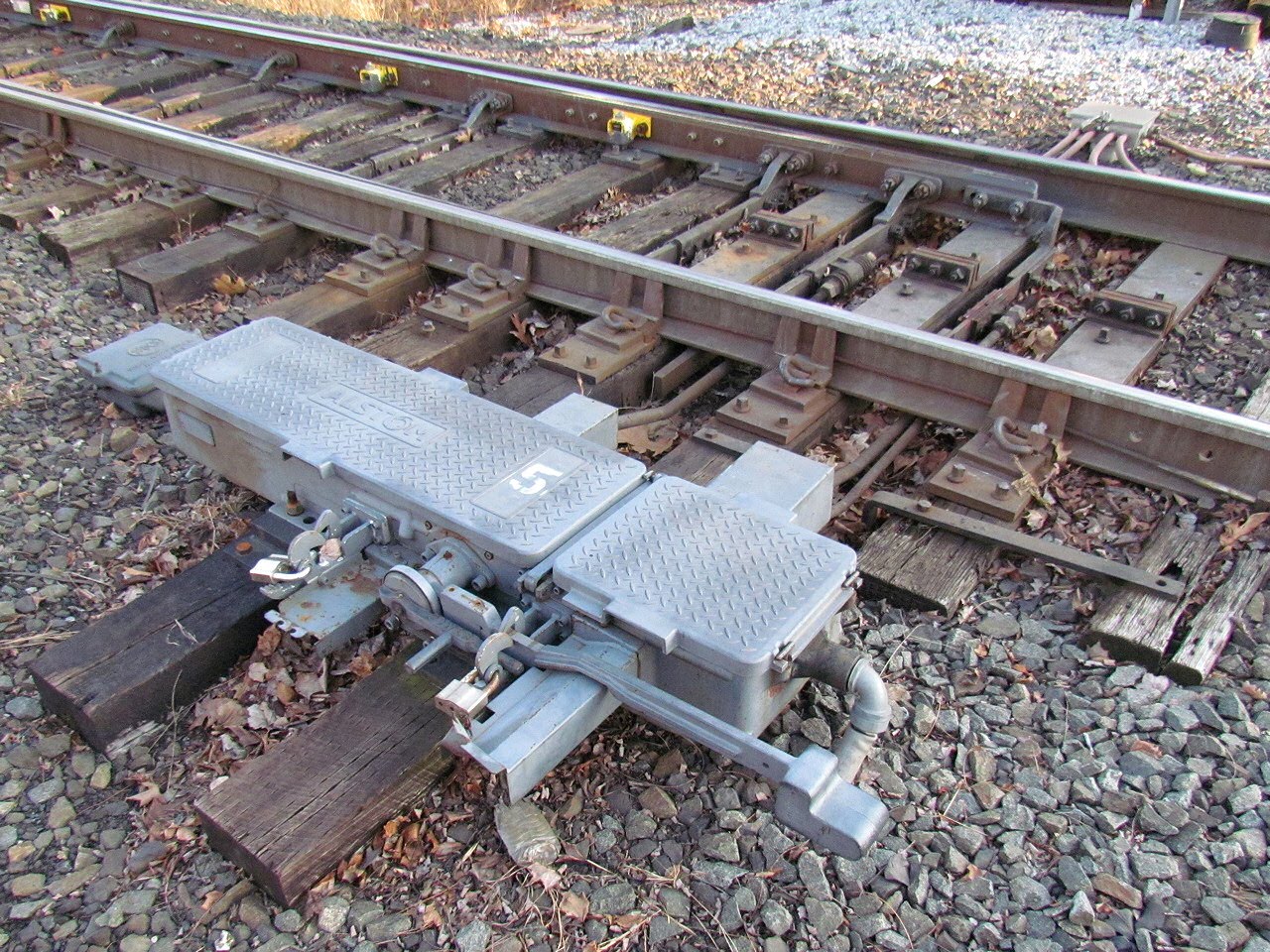 The Position Light: The Alstom GM4000 - It's a Fake!