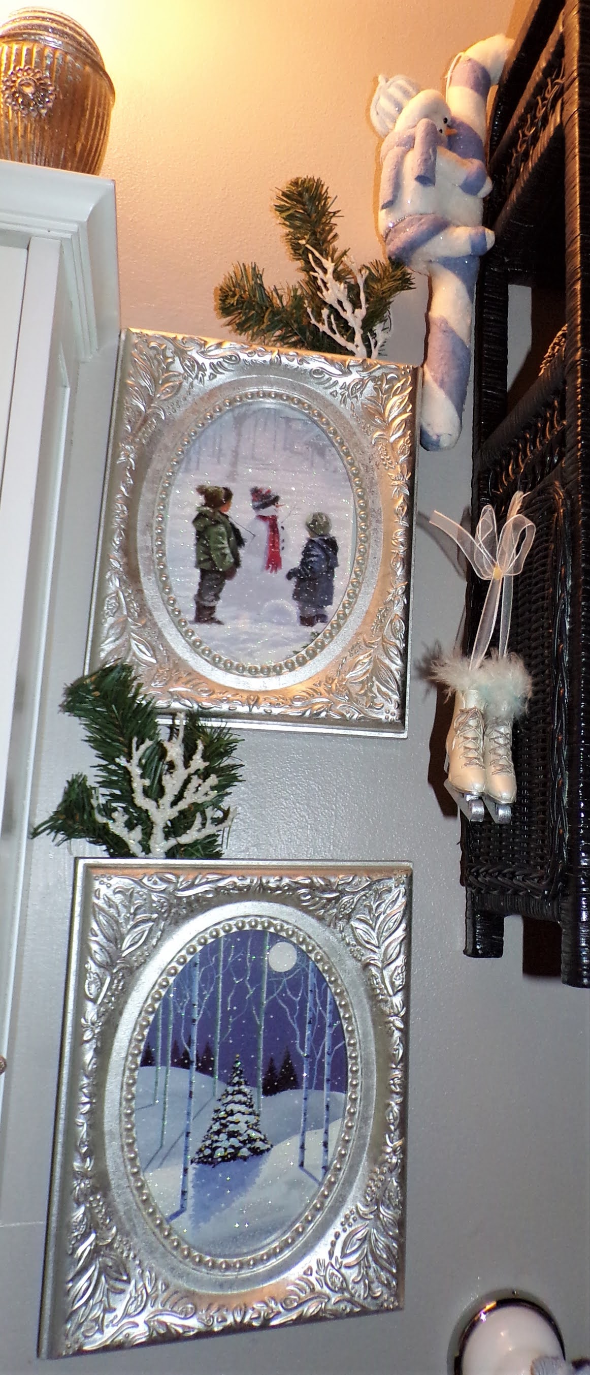 A DEBBIE-DABBLE CHRISTMAS: A Blue, Blue Christmas Powder Room