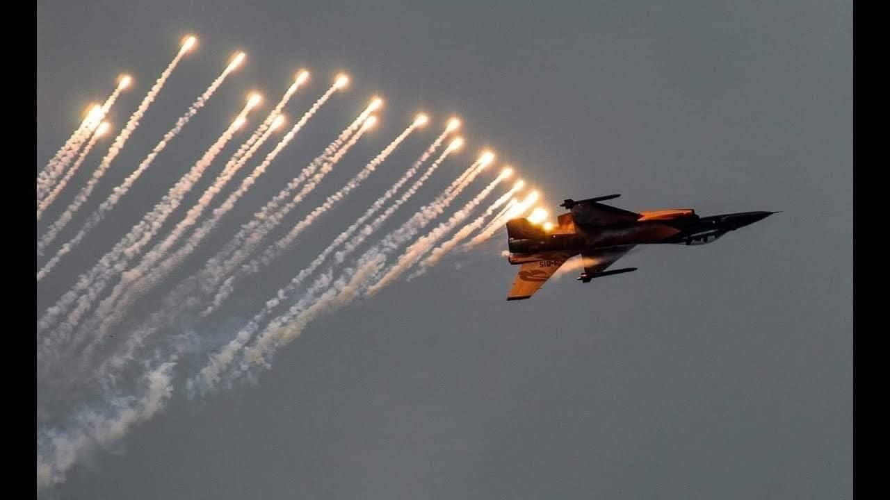 ইনকামিং মিসাইল কোড হিসেবে Fox 1, Fox 3 দিয়ে কি বুঝায়? - Exciting ...