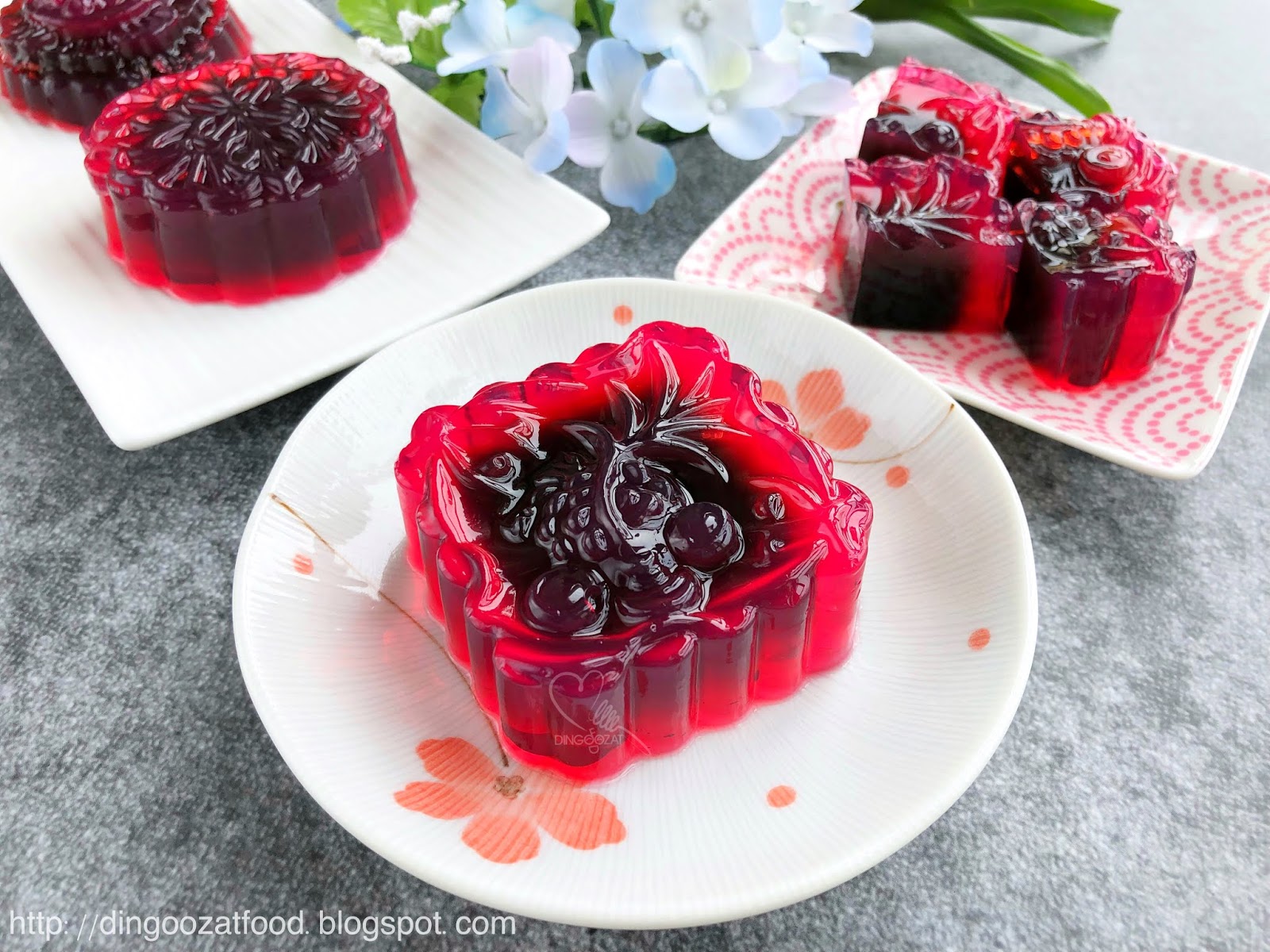 Miki's Food Archives : Rose Flavour Mooncake With Grass Jelly Filling ...