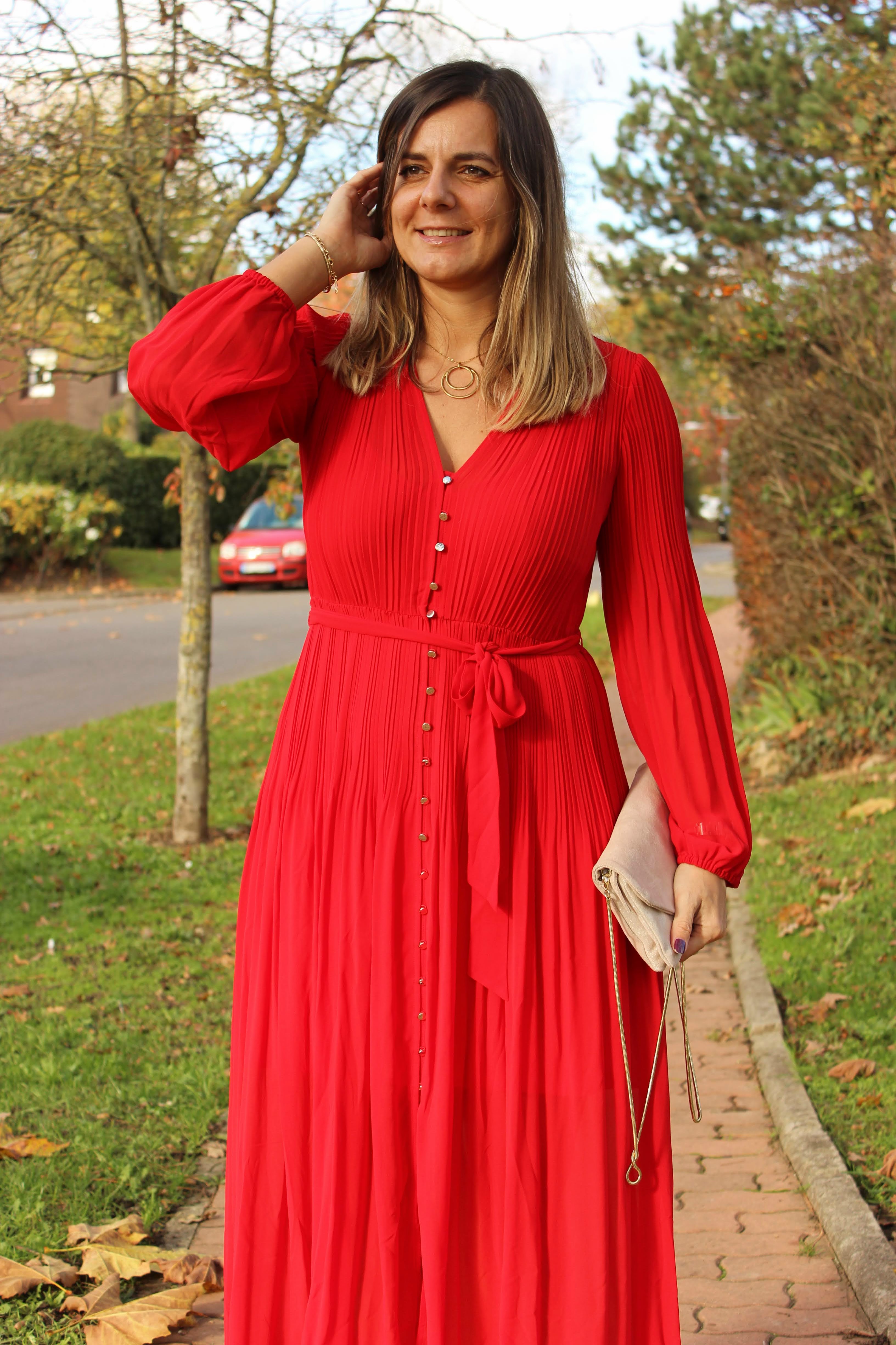 les petites bulles de ma vie: Comment porter la robe rouge?