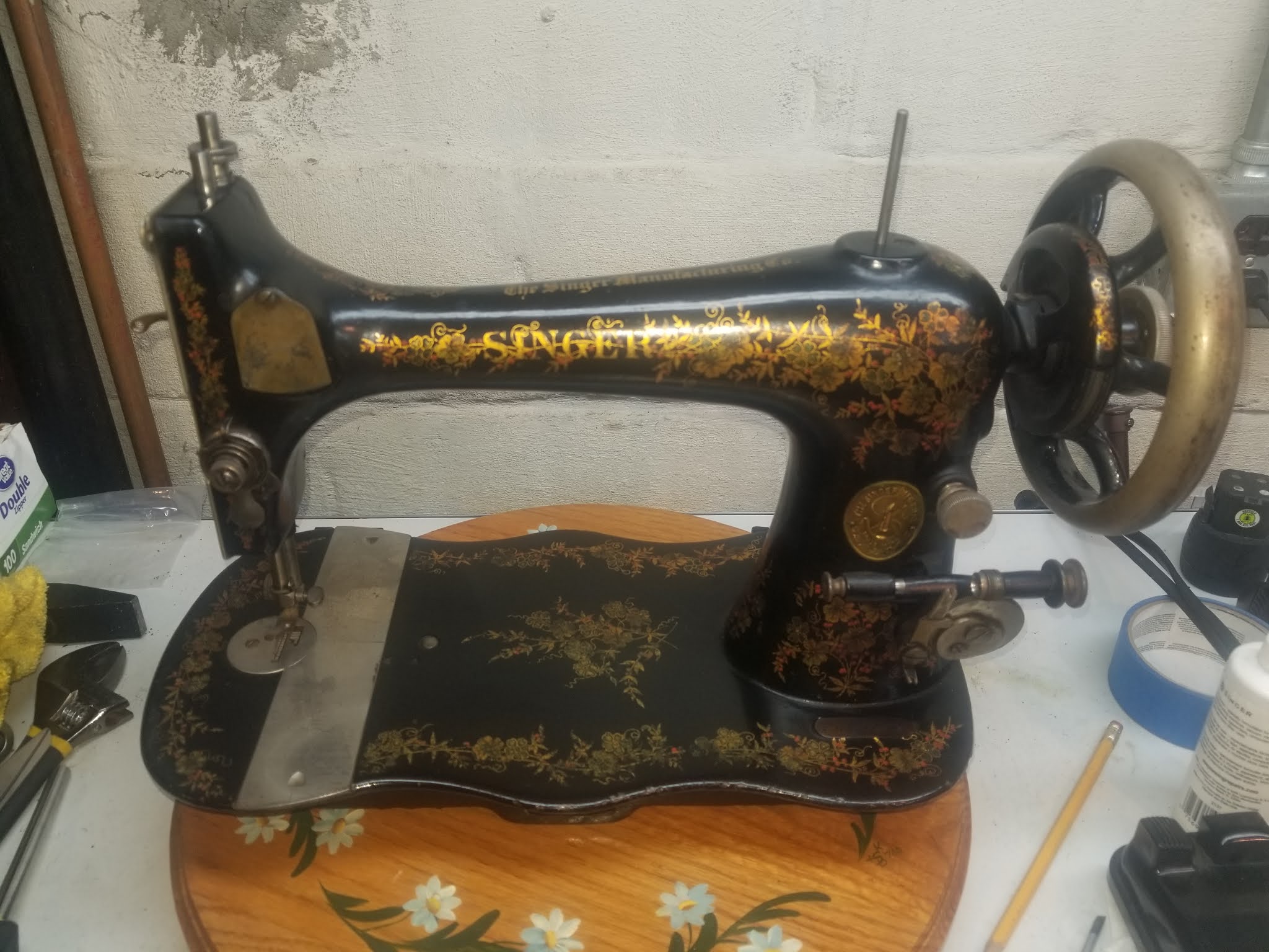 Selby Sewing Machines: 1889 Singer VS2 with Floral Decals