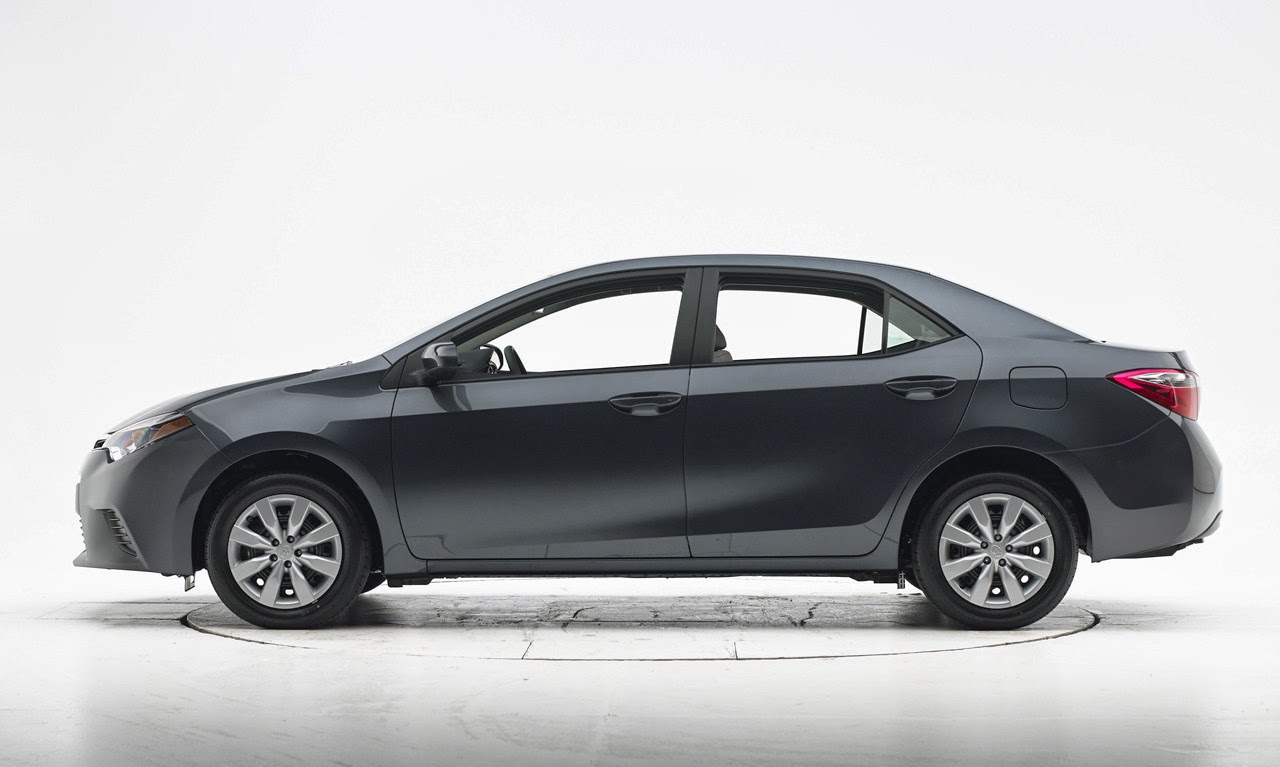El nuevo Toyota Corolla pasó por la barrera indeformable del IIHS ...