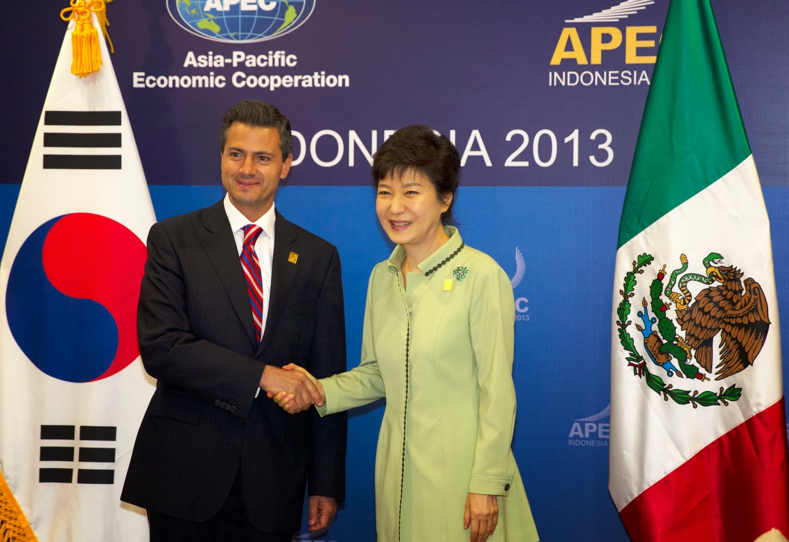 Asia-Pacific Economic Cooperation (APEC) Summit in Indonesian - Images ...