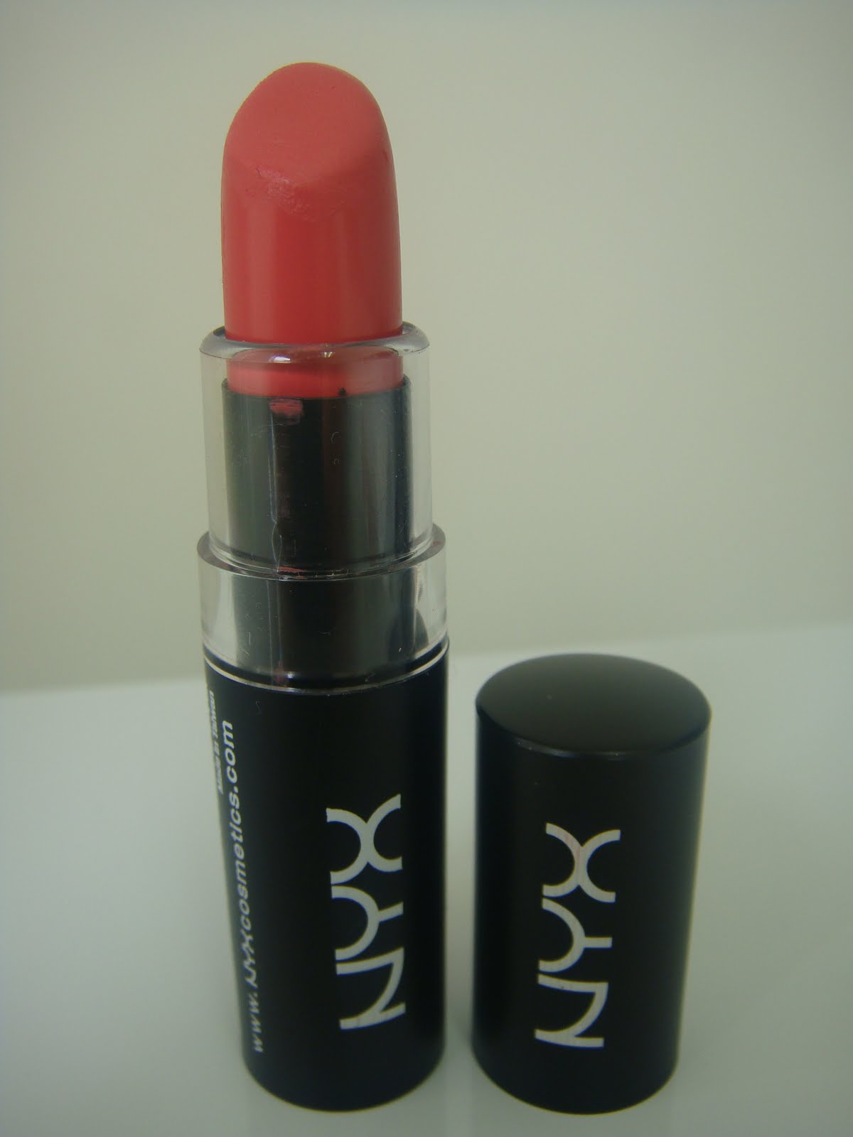 Makeup Tips by Andréia Zanoni: Lipstick Matte Angel NYX - Aprovado!