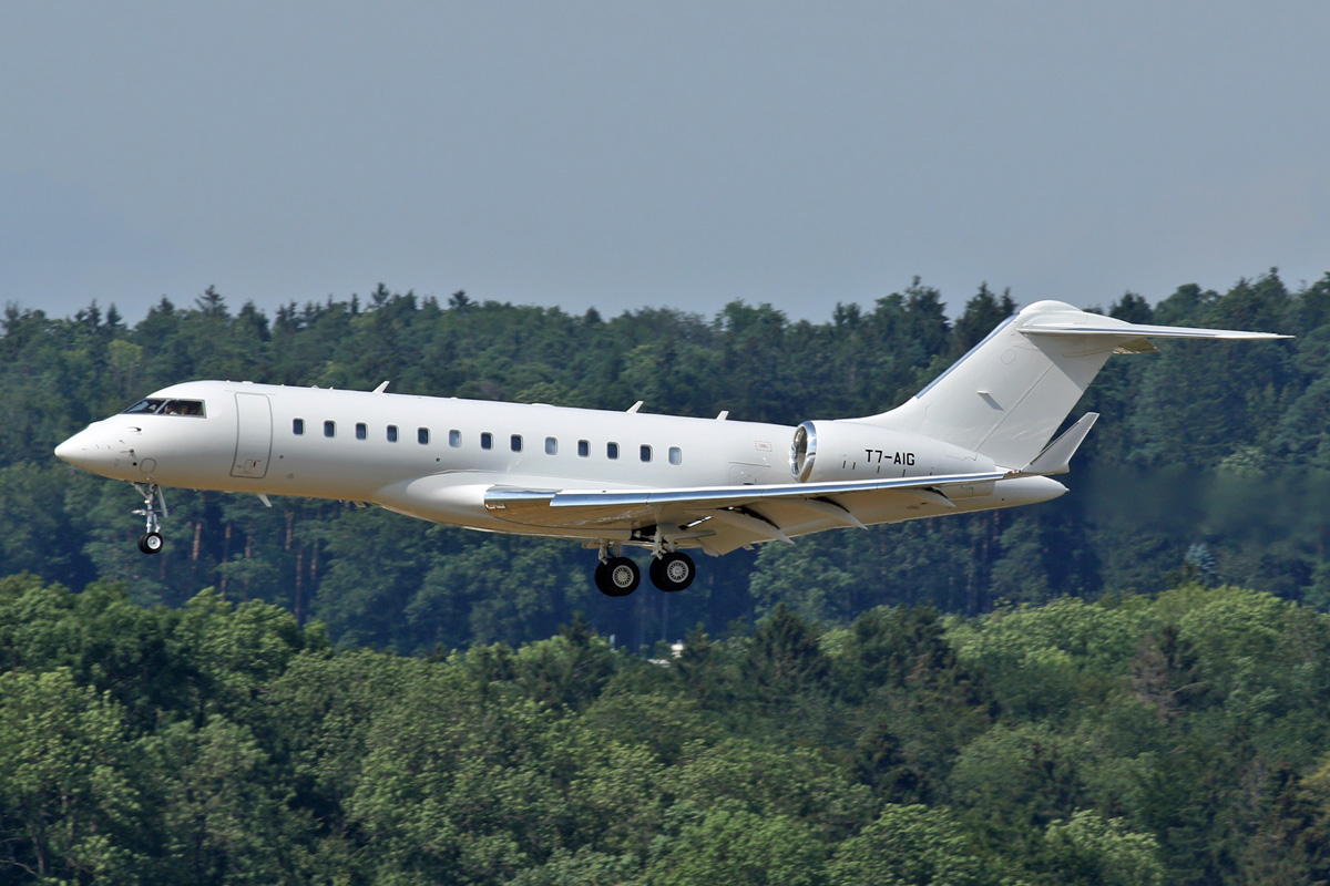 Eastwings: Global 6000 * LA Aviation UAE * T7-AIG