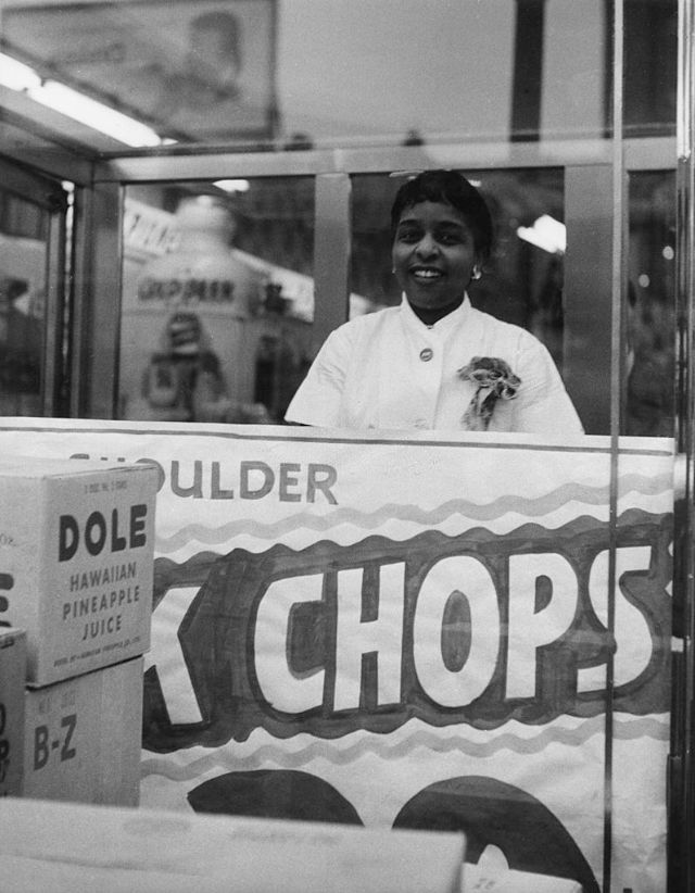 Vintage Black-and-White Portraits of Harlem Residents in the 1950s ...