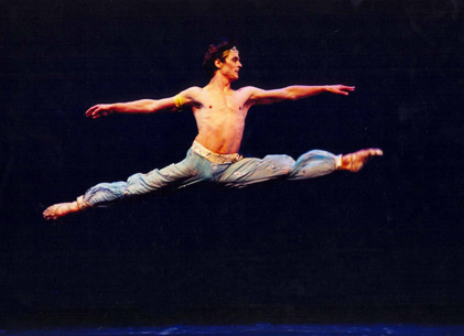 NOS GUSTA BAILAR: ANGEL CORELLA