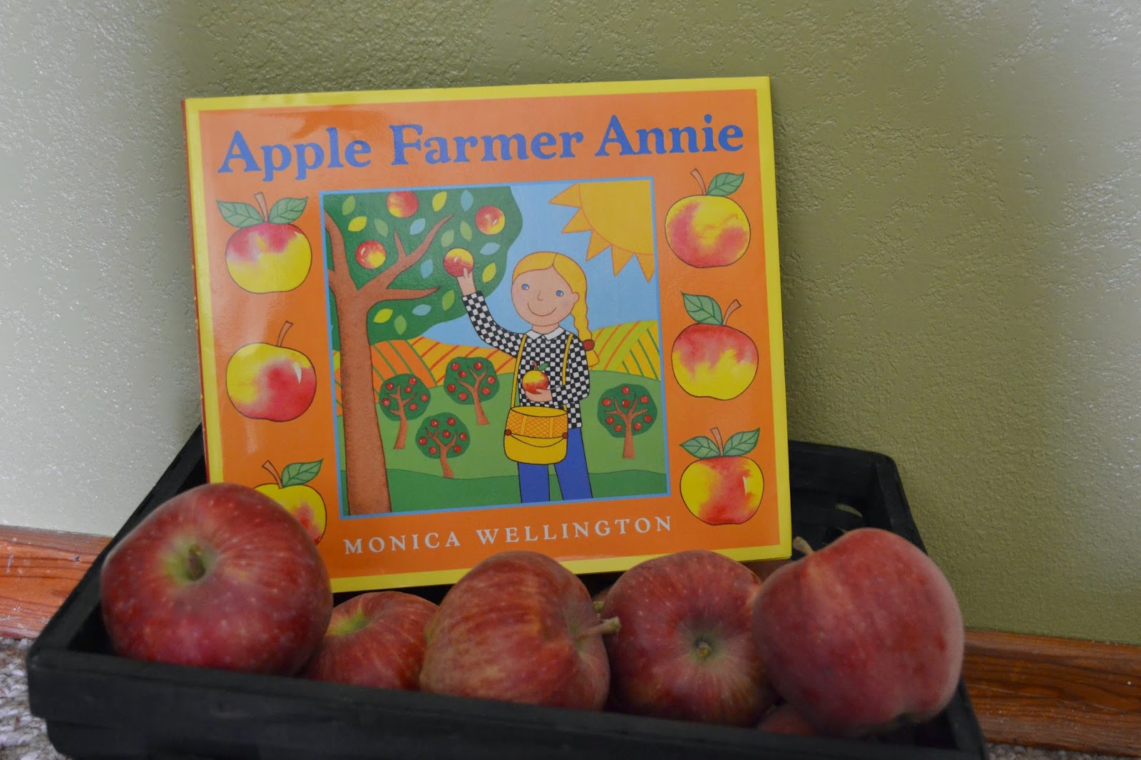 Book Blab - Blithering by a Book Lover: Apple Farmer Annie