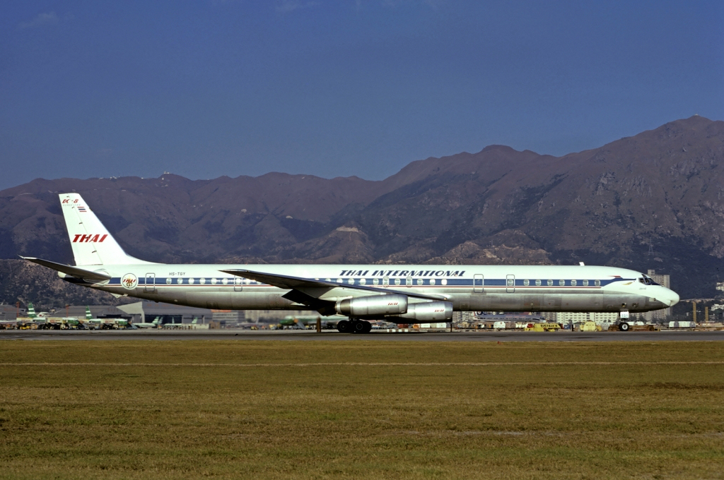 DOUGLAS DC-8-40