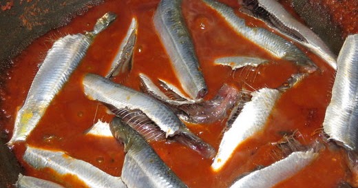 SARDINE FISH IN A HOT & SOUR GRAVY (BUTHAI PULI MUNCHI MANGALOREAN STYLE)