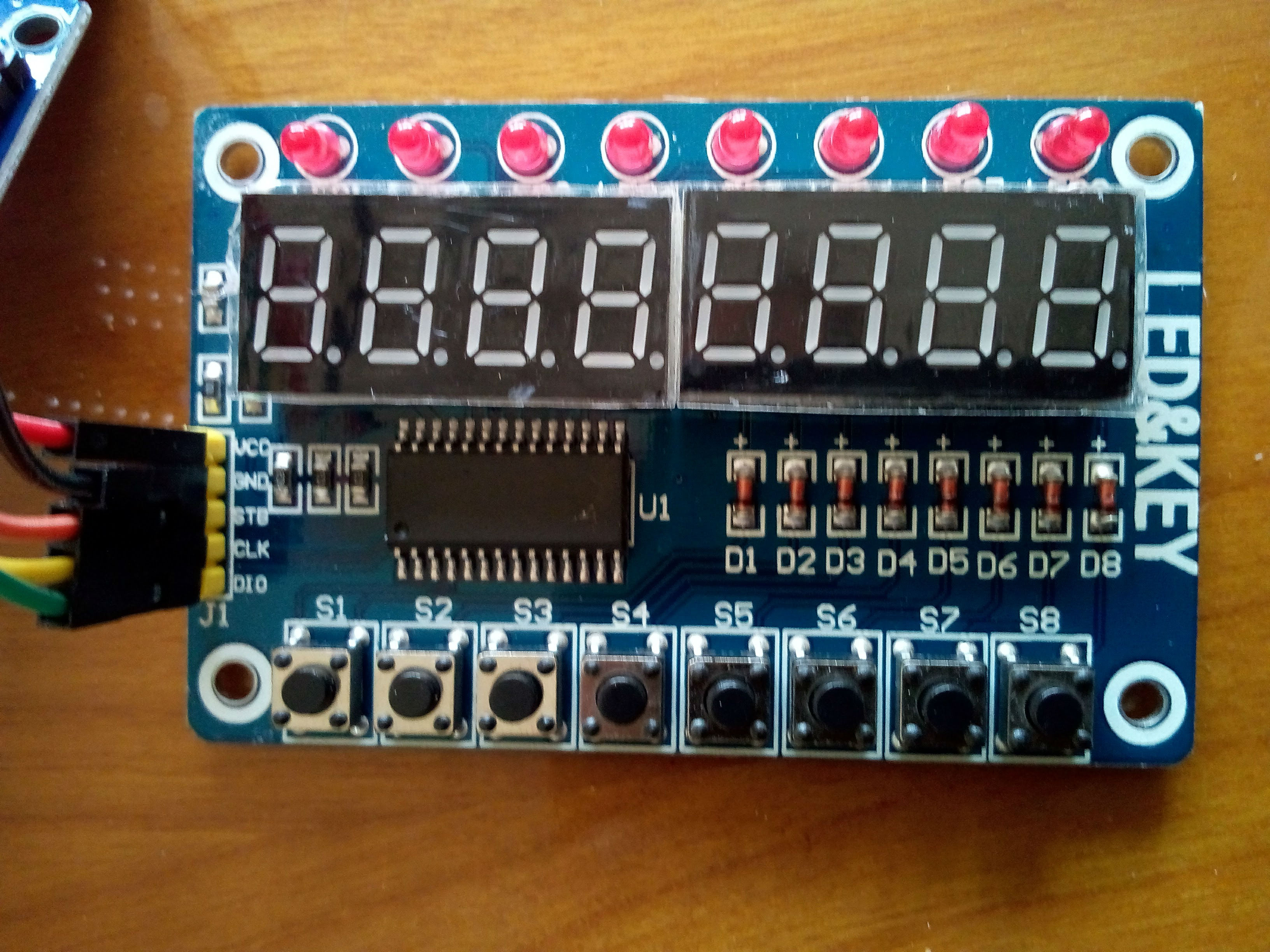 The Jeronimus.Net blog: Comparing two TM1638 modules