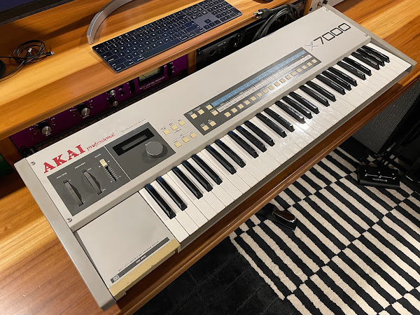 MATRIXSYNTH: Akai X7000 Sampling Keyboard