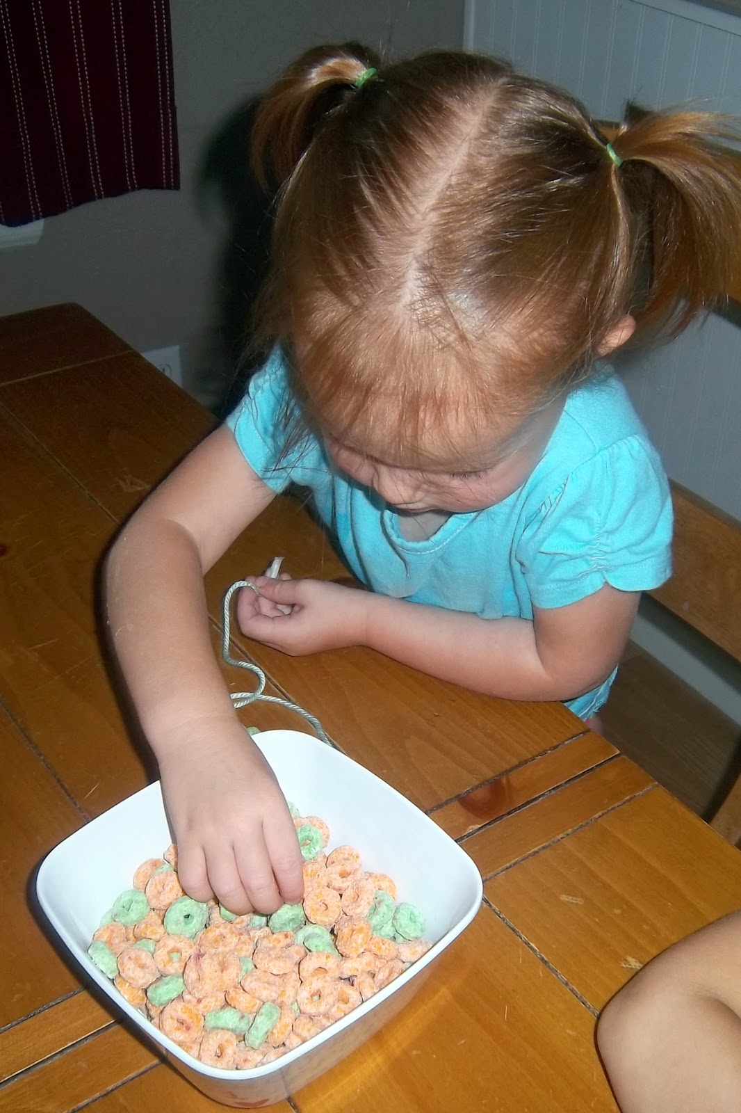 Toddler Boredom Busters: Apple Lacing