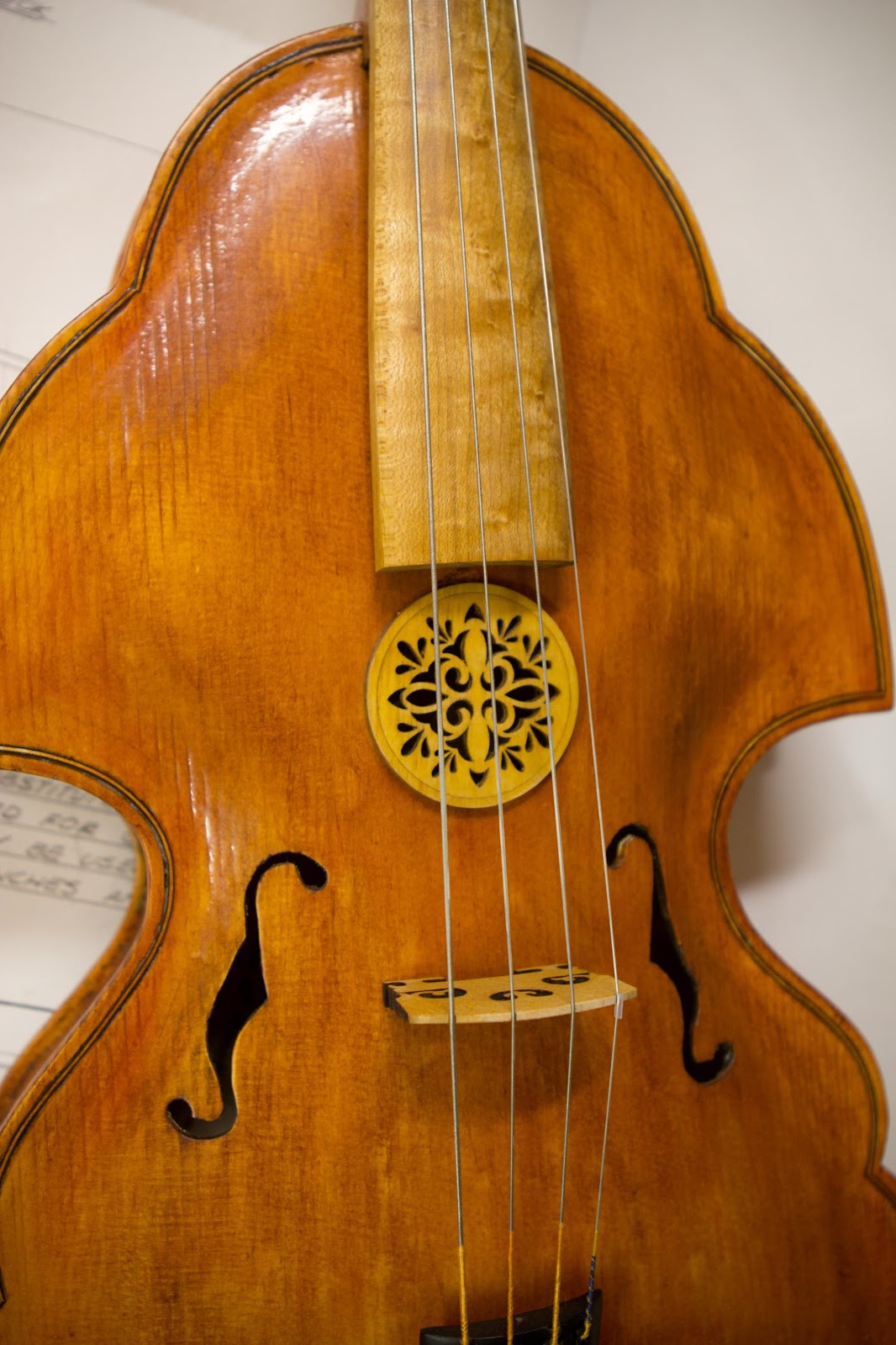 Violins of Plymouth: Should f-holes be "standardized"