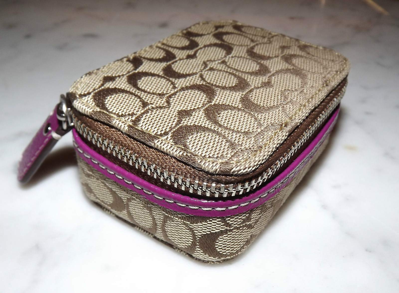 Branded Deals: COACH Signature Triple Pill Box – 61700