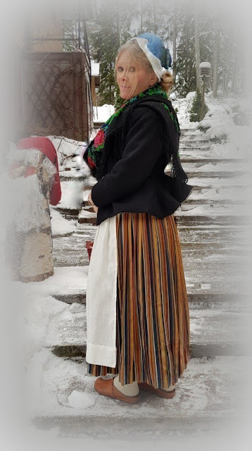 Rauni Elfving: KAINUUN KANSALLISPUKU...