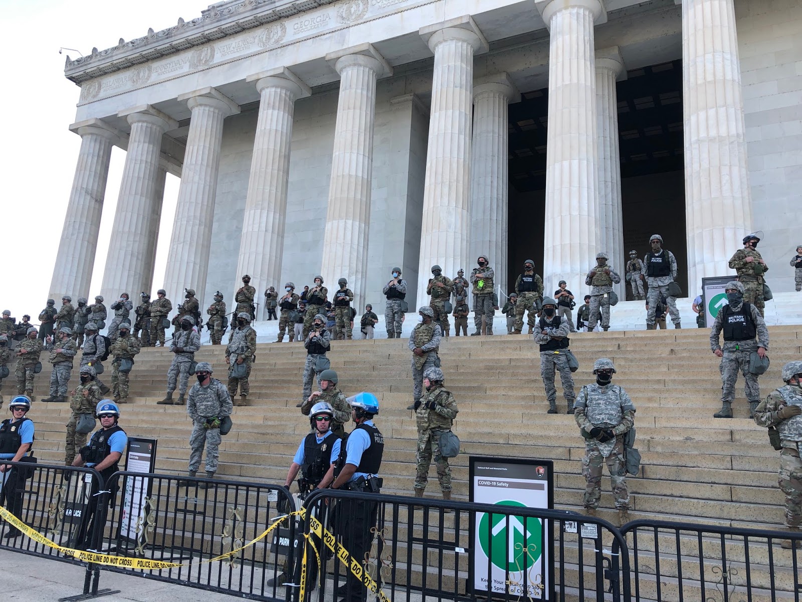 War News Updates: National Guard Troops Lined Up On The Steps Of The ...