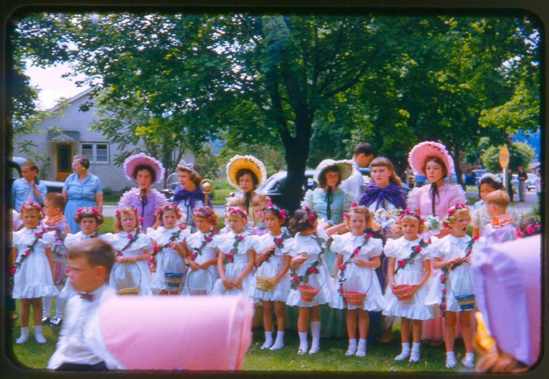 Beautiful Life of Canada in the Late 1950s Through Amazing Kodachrome ...