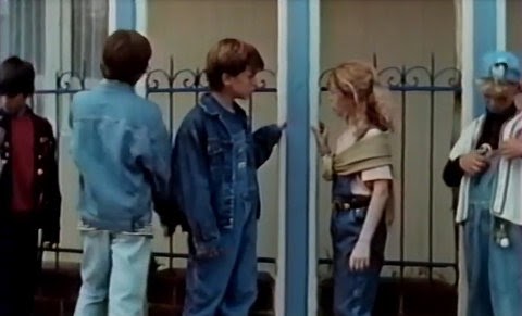 Bib Overalls Film Blog: Les genoux cagneux