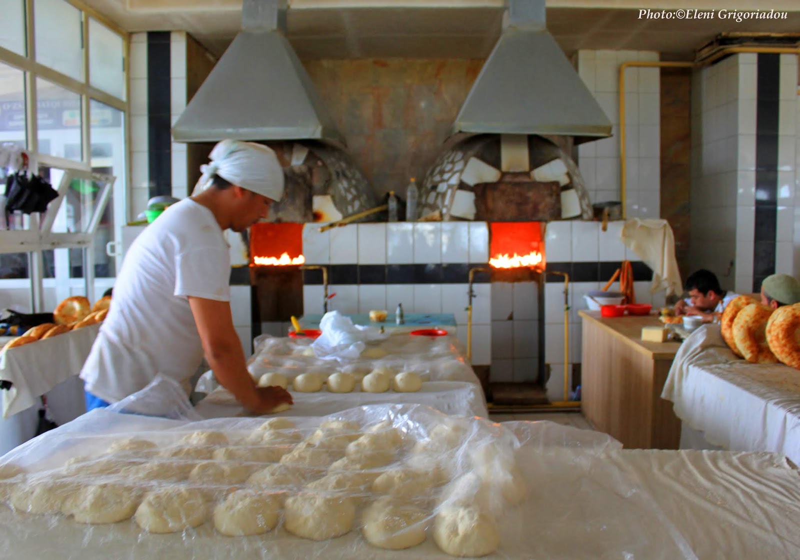 Eleni Grigoriadou : Uzbek “non”: the art of traditional, baking bread
