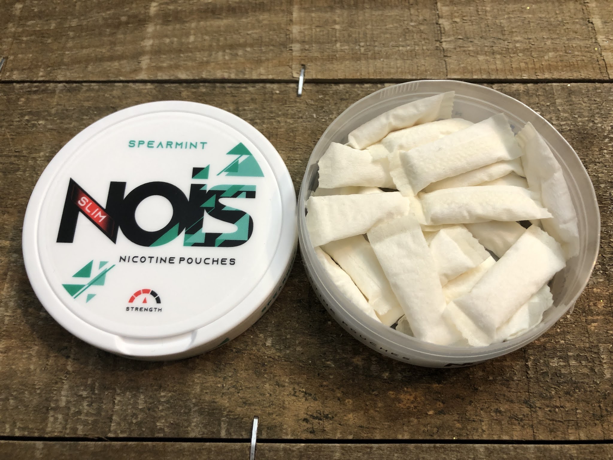 NOIS Nicotine Pouches - Review. 7 December 2020.