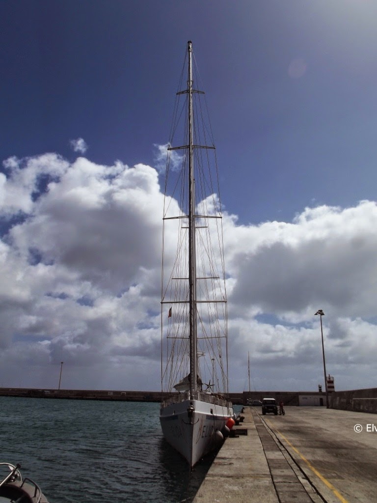 mar do porto santo: Veleiro "Elida V" no Porto Santo