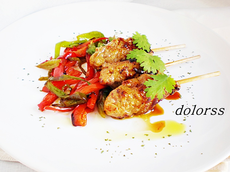 Blog de cuina de la dolorss: Kofta de cordero con pimientos