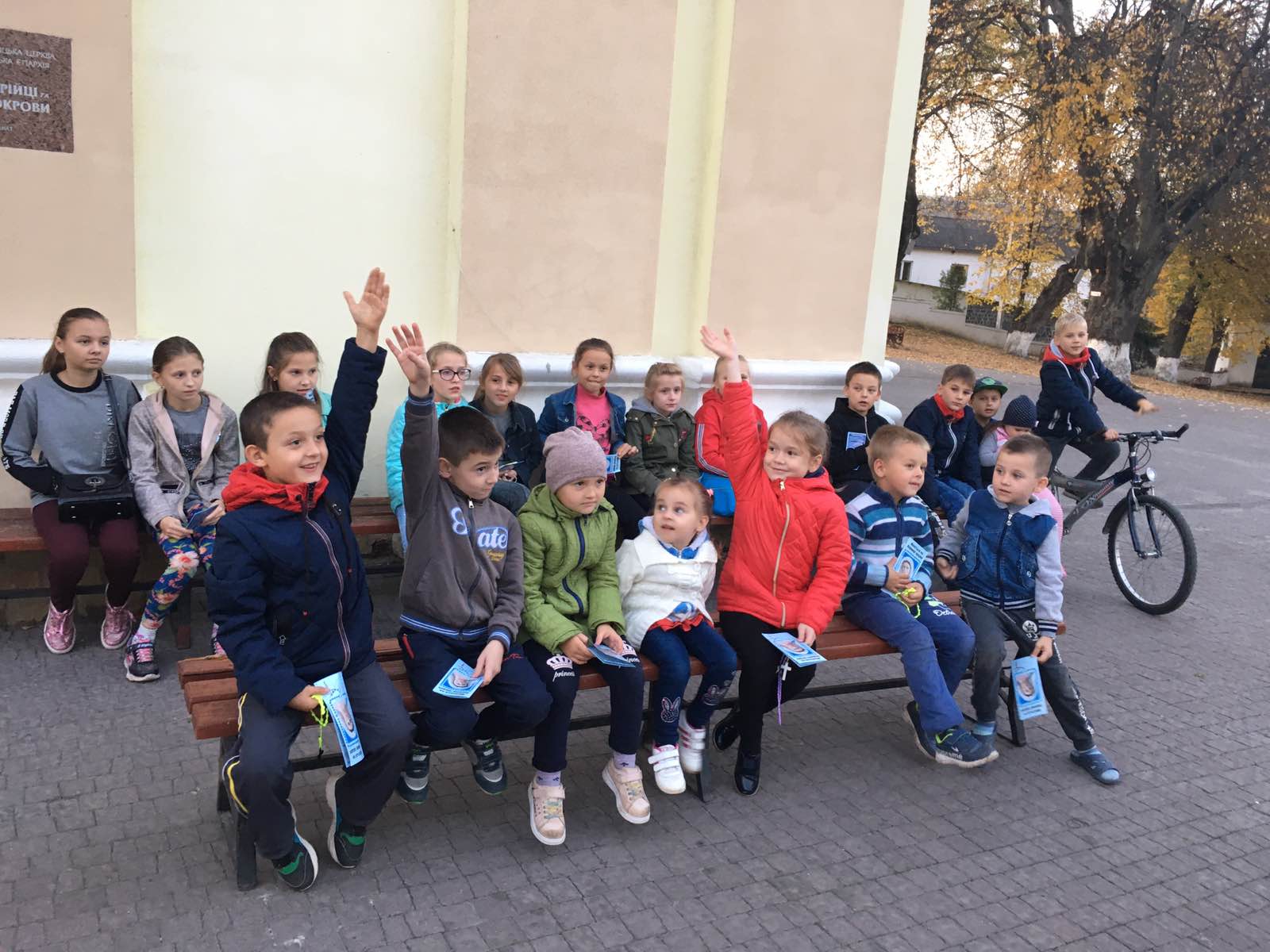 ЗАРВАНИЦЯ Парафіяльна церква Пресвятої Тройці та Покров Пресвятої ...