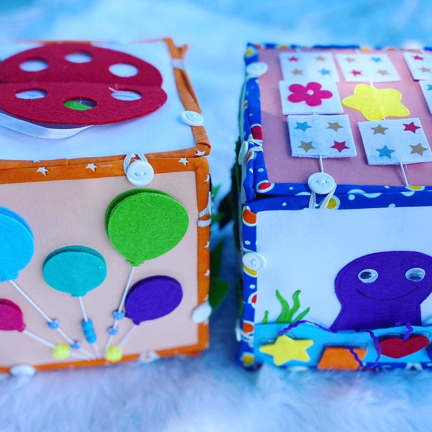 Richell: Customized quiet board / busy cube