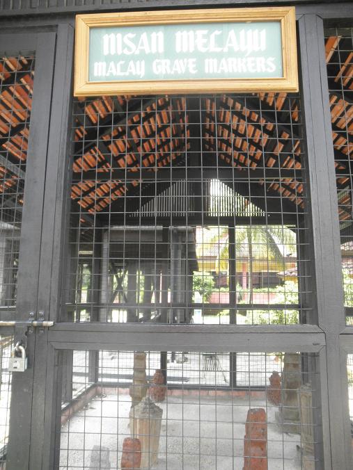 SENI LAMA MELAYU (MALAY OLDEN ART): Batu nesan Melayu di Muzium Negara ...
