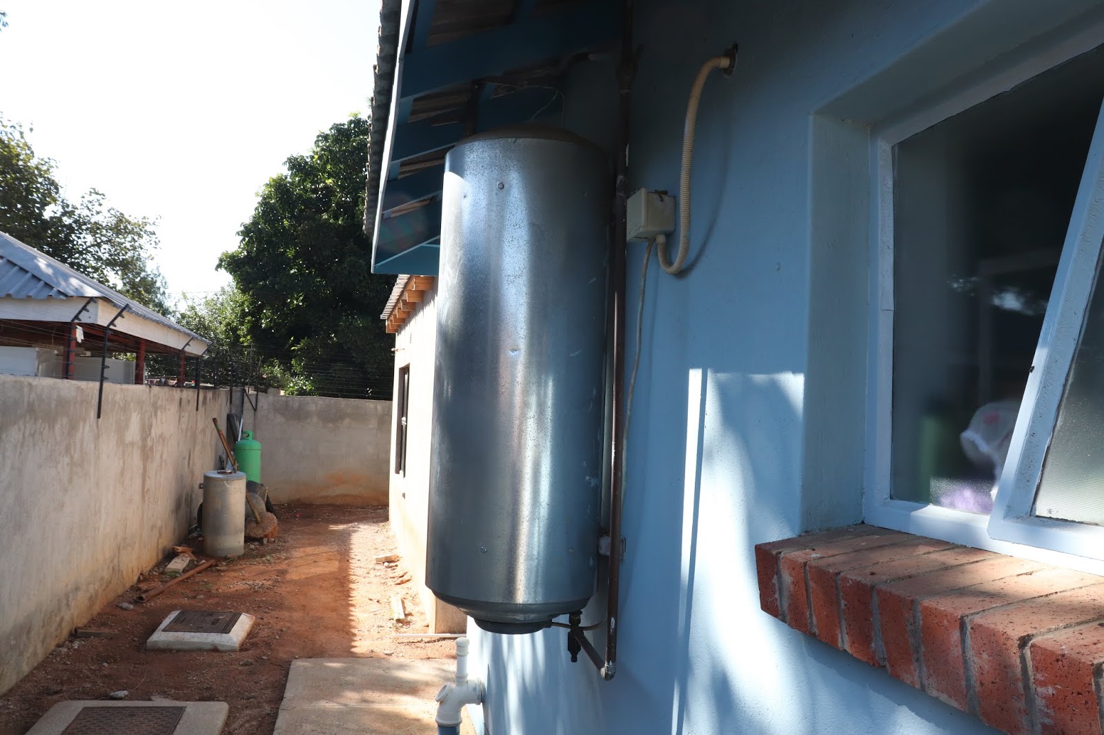 Ordinary Working Grammarian: A Typical Middle Class House in Gaborone ...