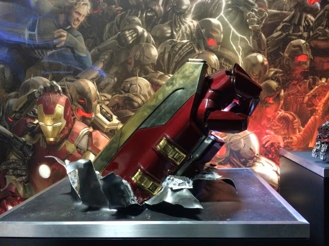 AVENGERS: AGE OF ULTRON Props: Ultron-1, Iron Man Hulkbuster Gauntlet ...