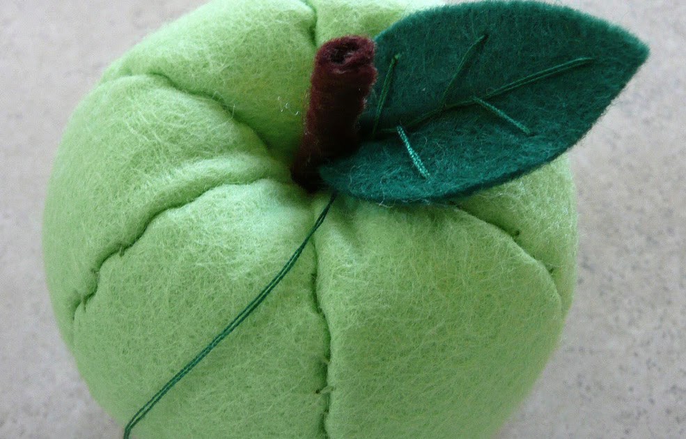 Felt Fruit Apple Pattern & Tutorial ~ Free-Tutorial.net