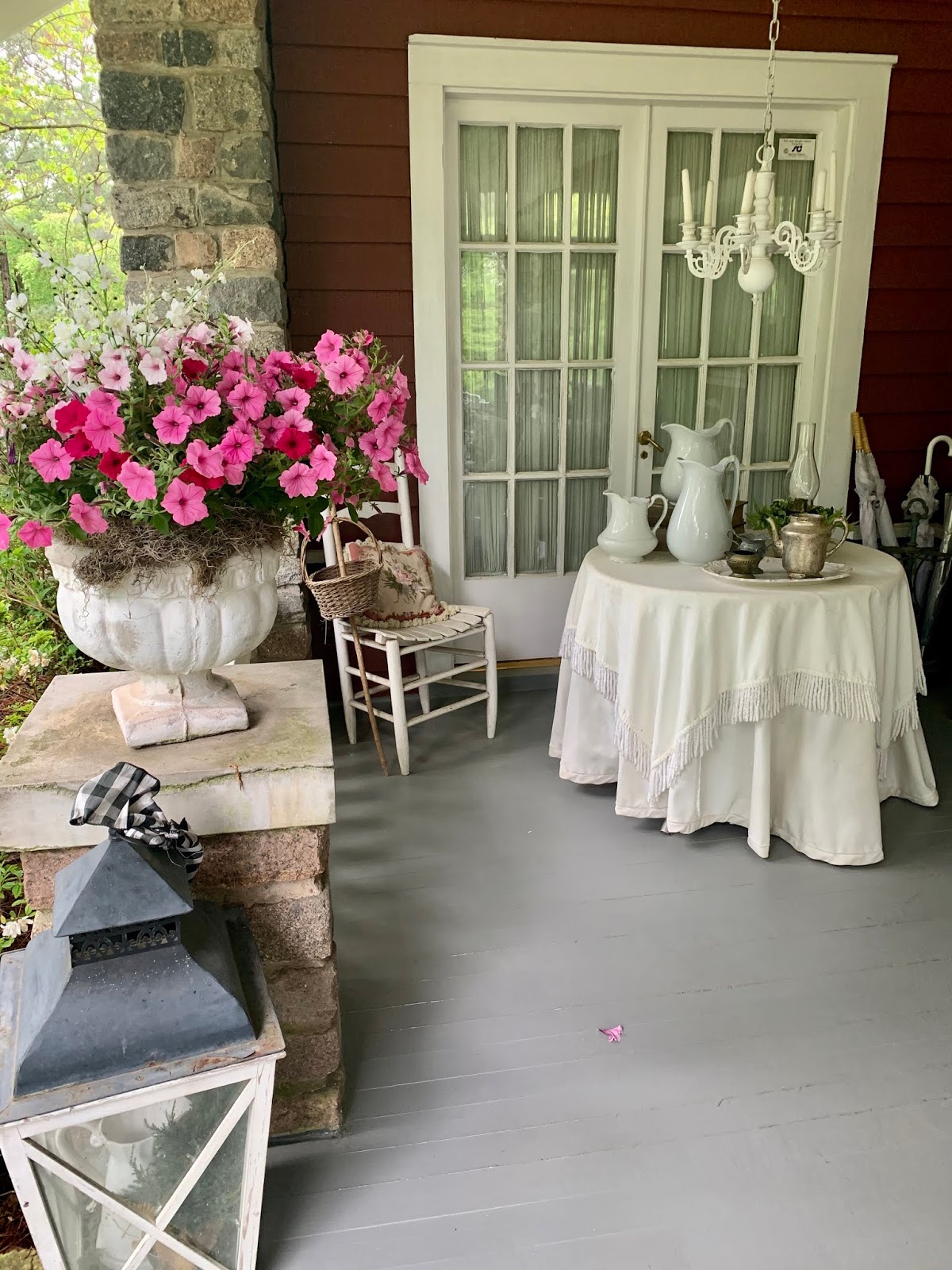 Aldas Magnolia Hill: Front Porch Wedding