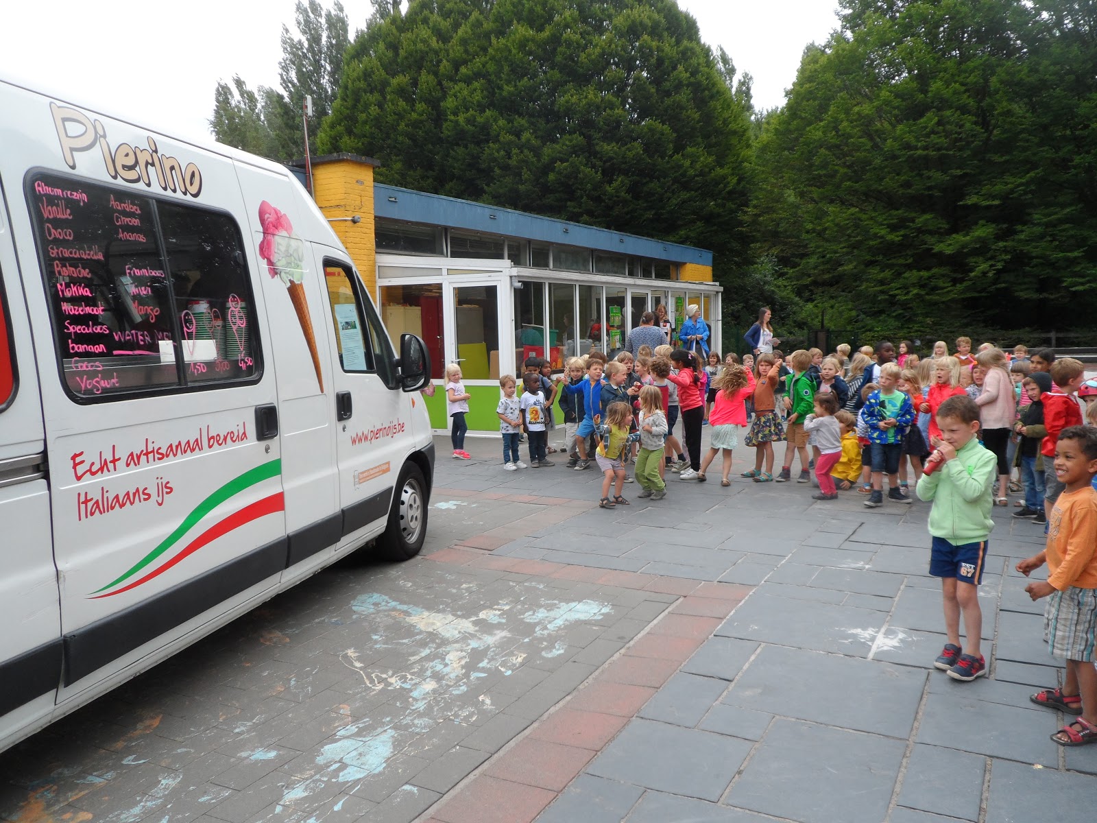 1ste kleuterklas C - Juf Natalie: De ijsjeskar en ons afscheidsfeestje ...