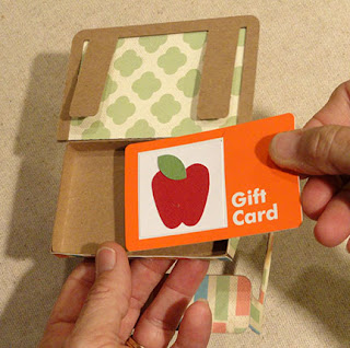 Needles 'n' Knowledge: Vintage 3d Desk Gift Card Holder Assembly