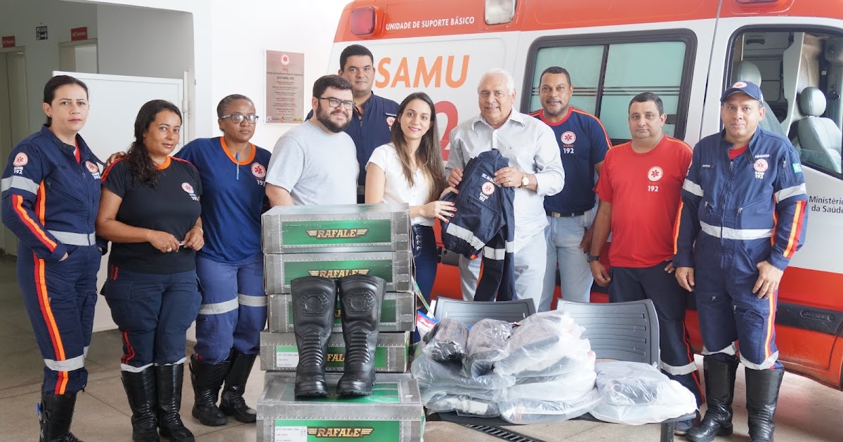 Notícias de Jussara: WILSON SANTOS ENTREGOU NOVOS UNIFORMES AO SAMU