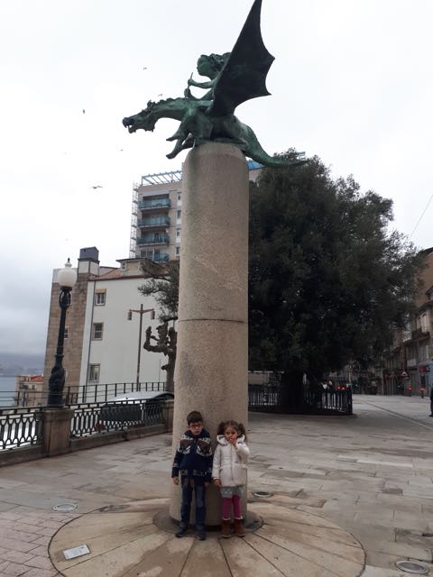 SAMUEL E CLAUDIA TAMÉN COÑECEN VIGO...