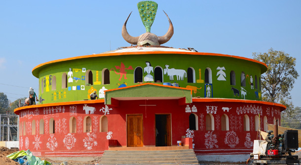 సంతోషం: గుడిలేదు గోపురంలేదు అయినా కోట్లాది జనం