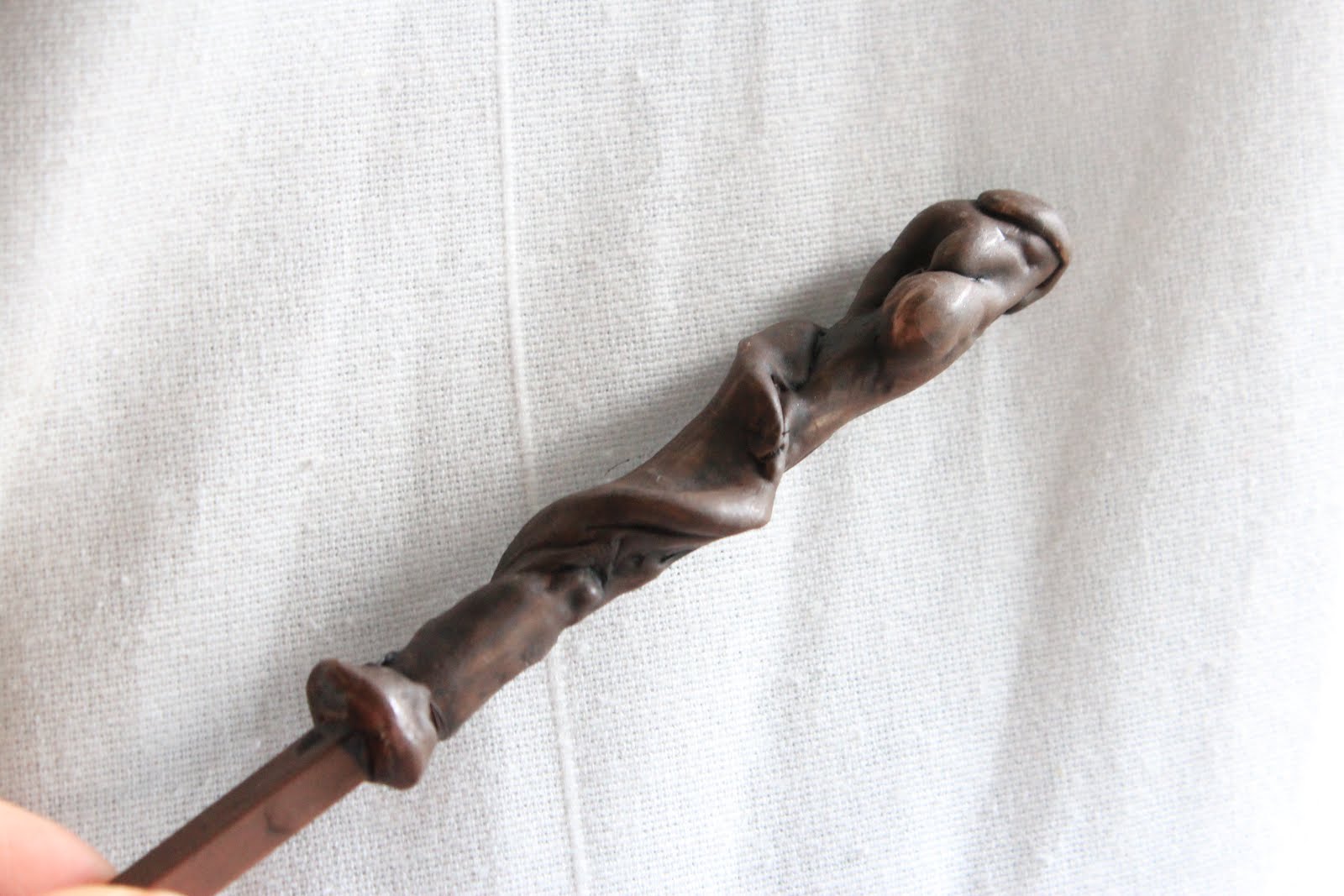 Kingsley Corner: How to make magic wands