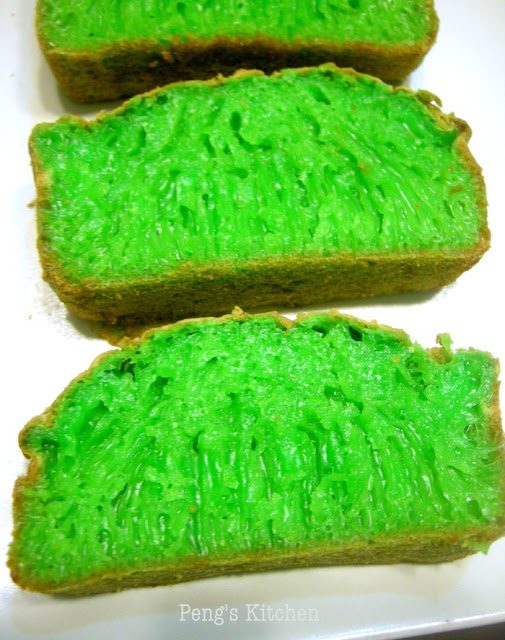 Peng's Kitchen: Bánh Bò Nướng, Vietnamese Honeycomb Cake