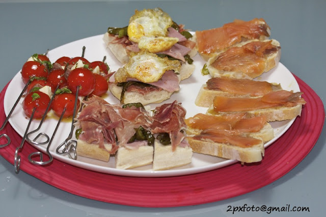 El químico cocinero: experimentos en la cocina: Cena de banderitas y tostas