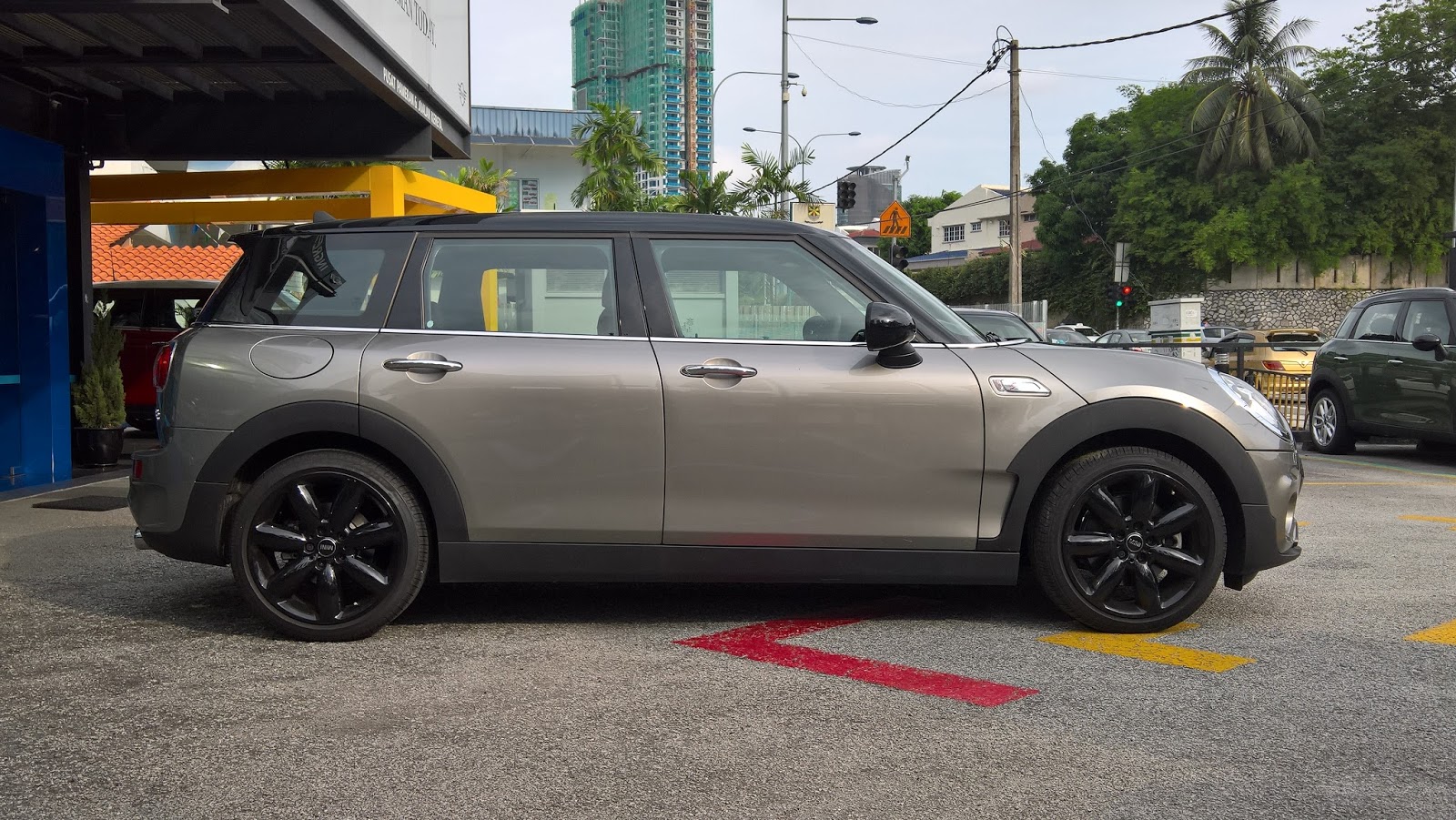 2016 Mini Clubman (F54) - Retro "hearse" gone better