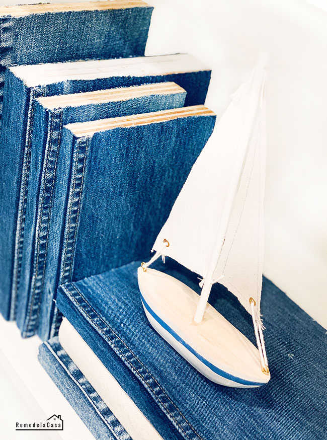 Jean Covered Decorative Books - Remodelando la Casa