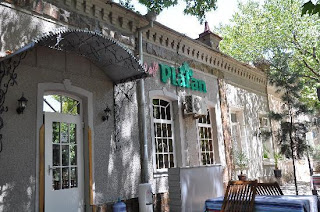 Uzbek Journeys: Samarkand Restaurants and Cafés: An Insider's View