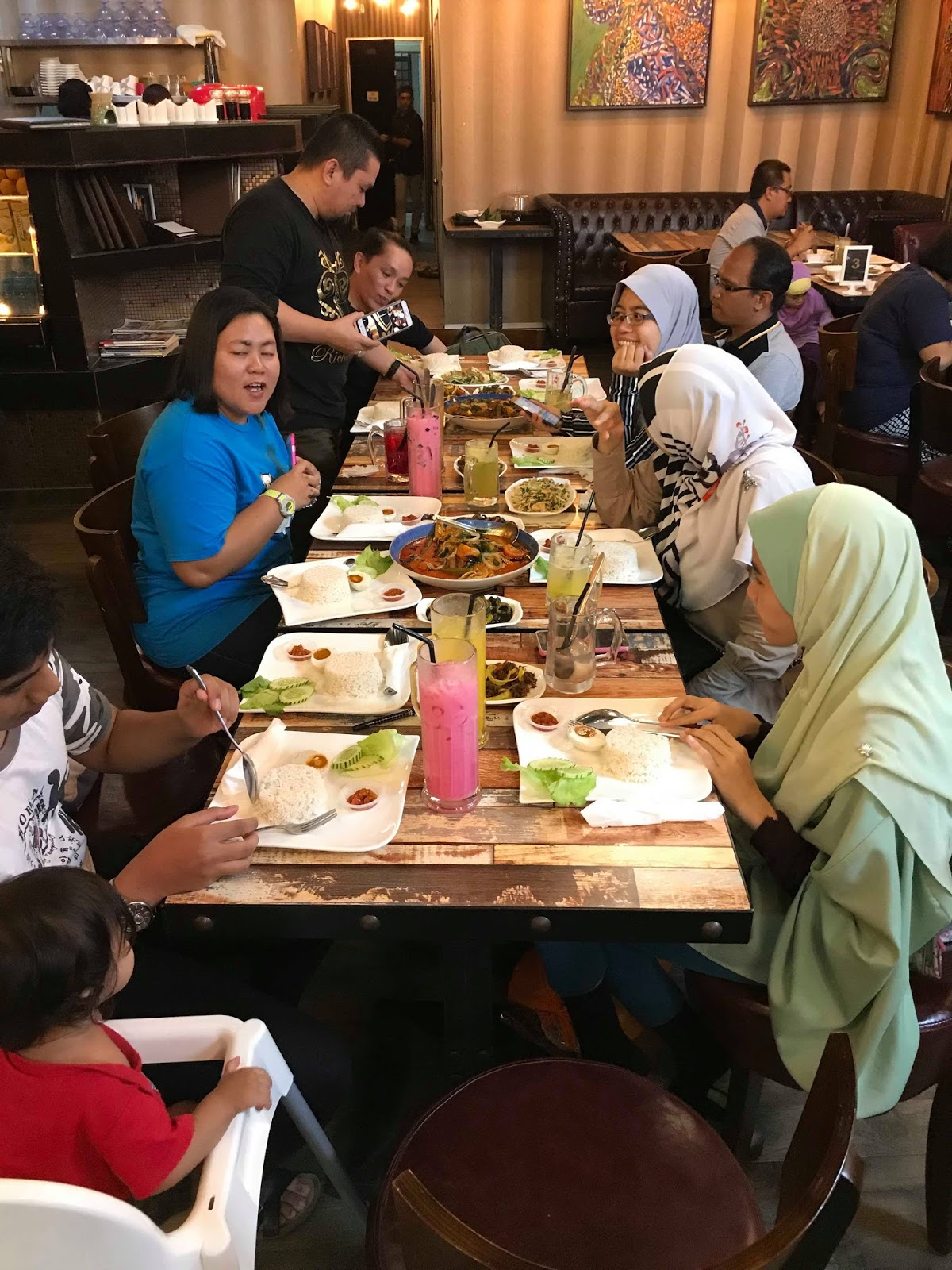 Restoran Bunga Lawang Menawarkan Pelbagai Masakan Tradisi Melayu Yang ...